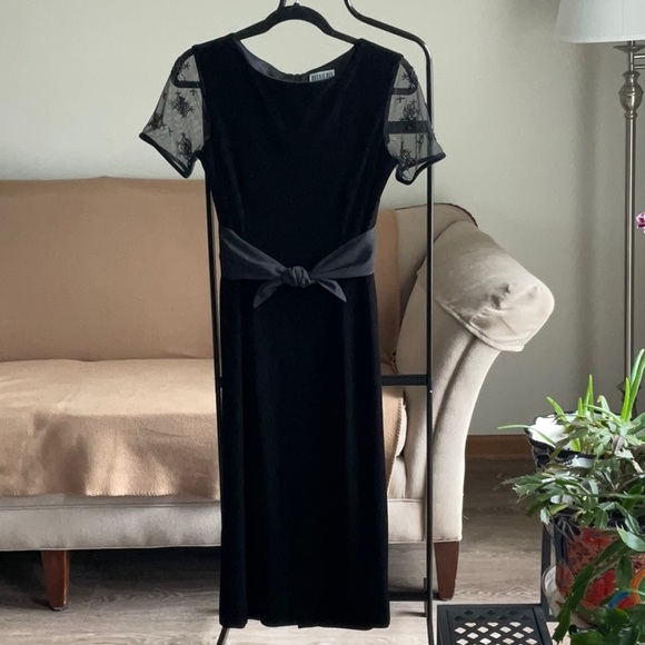 Bobbie Bee | Dresses | Bobbie Bee Maxi Black Velvet Dress | Poshmark